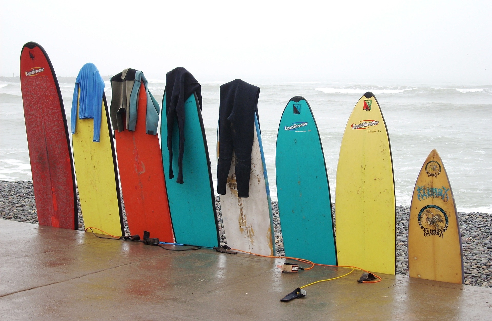 How to choose a surfboard: discover the 5 key elements
