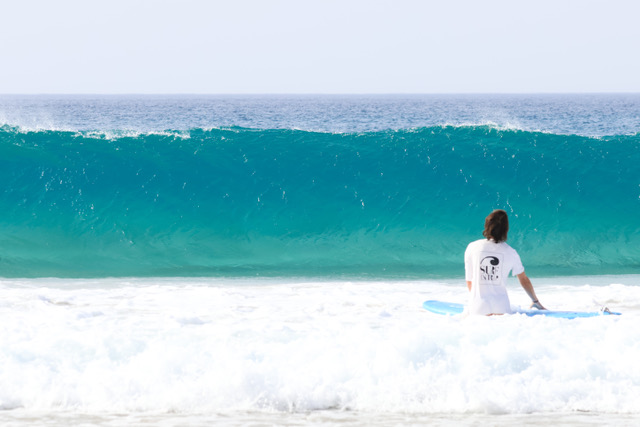 Rashguards for surfing: what you need to know